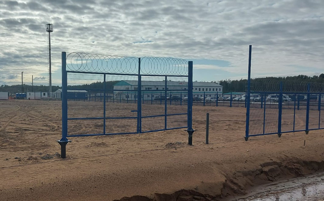 Ограждения серии Полюс установлены в пос. Усть-Луга.